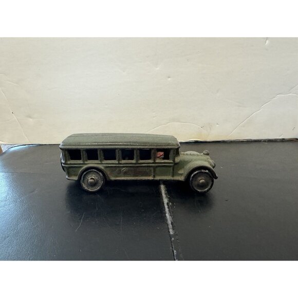 Hubley | Toys | Antique Hubley Cast Iron Toy Bus With Driver Green 6 ...